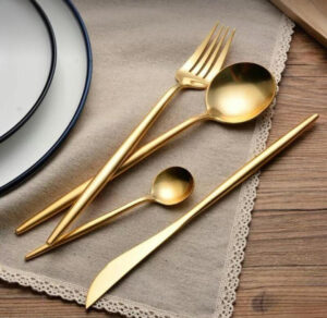 Jogo de Talheres Minimalista Dourado Ouro 24 Peças - Botonnê